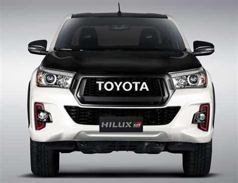 Toyota Hilux ganha versão esportiva GR S Automais