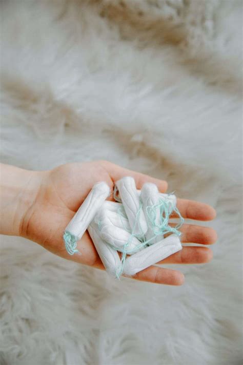 How To Insert A Tampon In 12 Easy Steps Icy Health