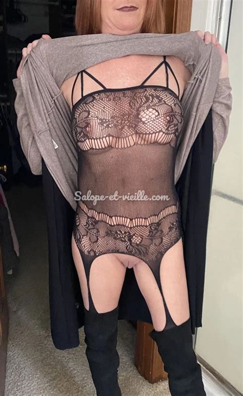 Belle milf cochonne de Châlons sur Saône cherche deux jeunes mecs pour