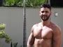 EGO Gusttavo Lima de férias posa sem camisa e ganha elogios dos fãs