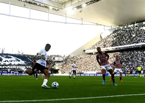 Corinthians volta a ser punido por cantos homofóbicos contra o São