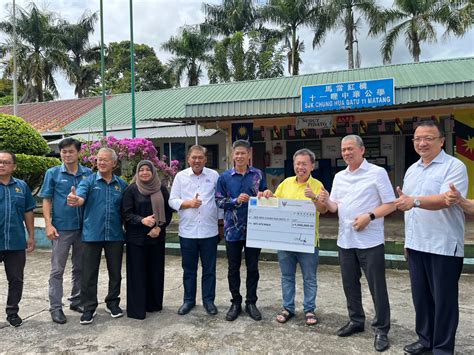 Sjk Cina Terima Geran Khas Rm Juta Sarawakvoice