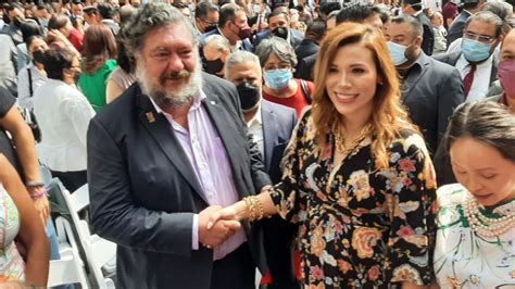 El saludo de Marina del Pilar Ávila y Jorge Hank Rhon