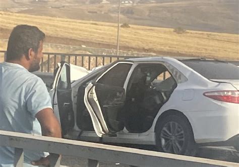 Otomobil kamyona arkadan çarptı 2 ölü 2 yaralı