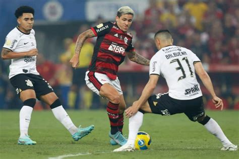 Flamengo bate Corinthians nos pênaltis e é campeão pela 4ª vez da Copa