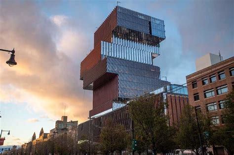 Inaugura la Universidad de Boston edificio sostenible de energía geotérmica