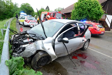 Hagenthal Le Bas Faits Divers Accident De Voiture Un Bras Presque
