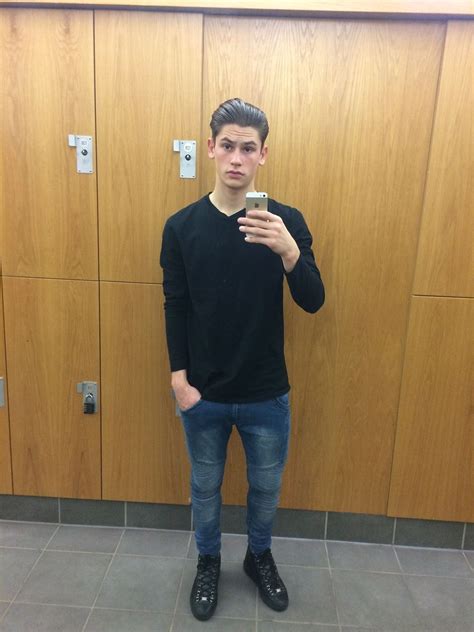 Angloselfies So Bigwhitecock20 Was Aaron Moody On Moody Dude