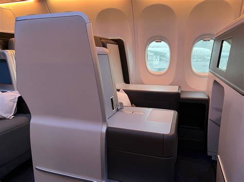 Review FlyDubai Business Class Boeing 737 MAX DXB BEG One Mile At