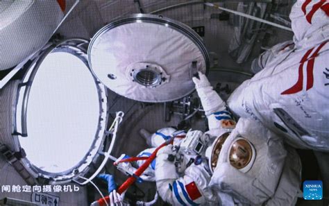 Tripulación de Shenzhou 17 de China completa reparaciones en órbita
