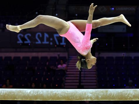 Brasil estreia no Mundial de Ginástica Rebeca Andrade em destaque