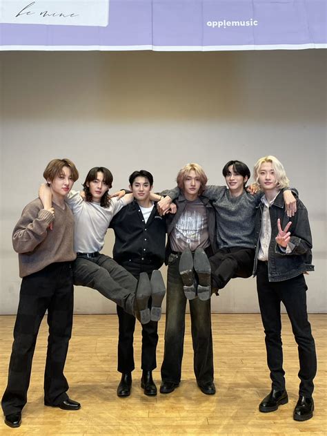 OnlyOneOf official on Twitter Photo 220918 준지 사인회 With 온리원오브