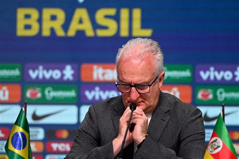 Dorival Jr surpreende mudanças na escalação do Brasil para