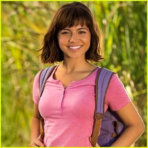 Isabela Moner Is Dora The Explorer In Live Action Movie See The First
