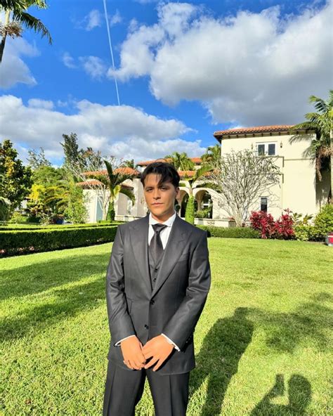 Christian Nodal Sorprende Con Un Look Totalmente Diferente Y Lo