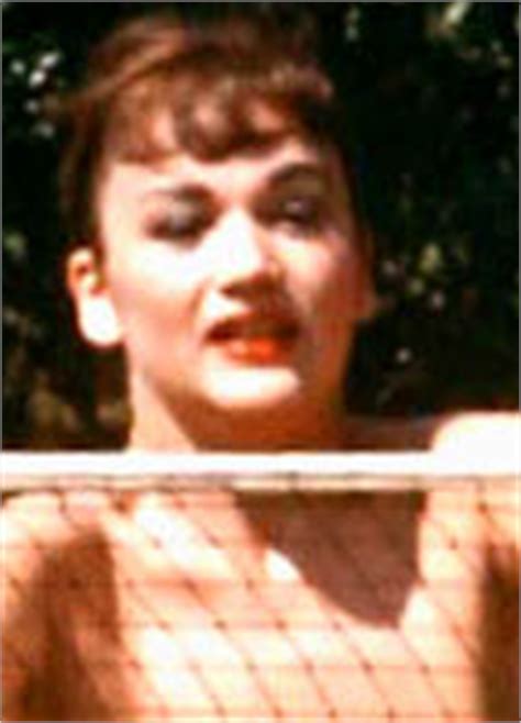 Dolores Carlos Desnuda En Hideout In The Sun