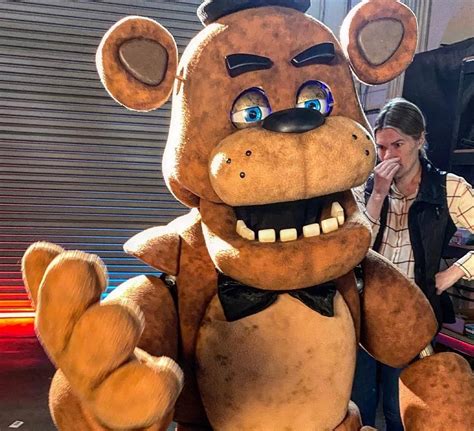 FNAF Funnies On Twitter He Looks So Polite Here Like He S Telling