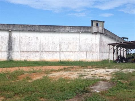 G1 Presos fazem buraco em parede e fogem de presídio em Cruzeiro do