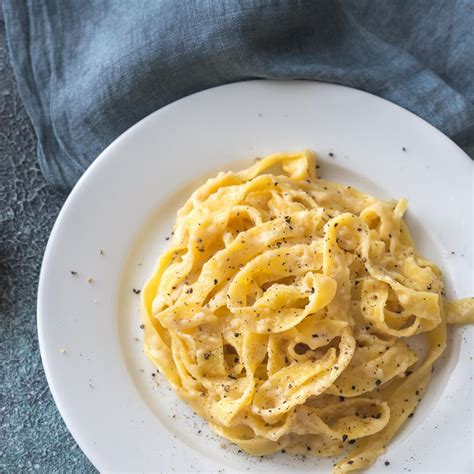 Käse Sahne Sauce cremiges Rezept ESSEN UND TRINKEN