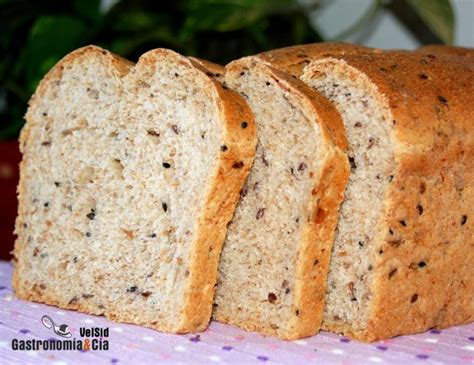 Pan de molde integral con semillas Gastronomía Cía