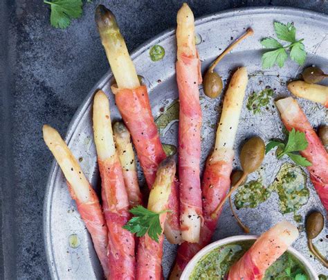 Asperges Blanches Au Jambon Cru Sauce Aux Herbes