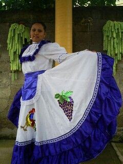 Traje tipico de Aguascalientes Trajes de mexico Traje típico Trajes