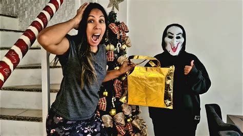 A Filha Do Zap Invadiu Nossa Casa E Pegou O Presente Da Louise Youtube