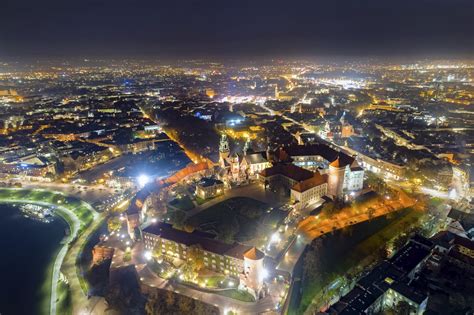 Kraków Wawel nocą z lotu ptaka POLAND ON AIR