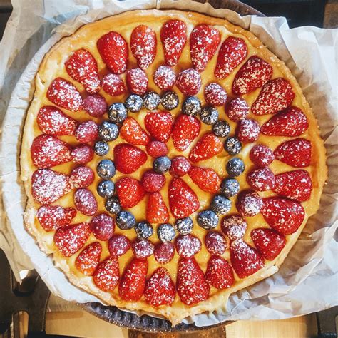 Fait Maison Tarte aux fruits avec une crème pâtissière au citron et à