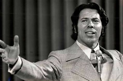 Morre Silvio Santos aos 93 anos em São Paulo 17 08 2024 União