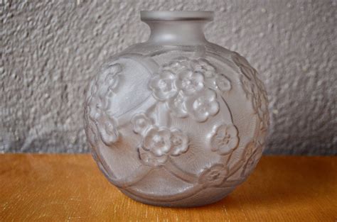 Vase boule en verre pressé moulé L atelier Belle Lurette Rénovation