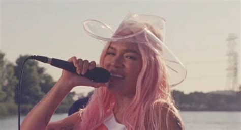 Mi ex tenía razón de Karol G letra video y dedicatoria a Anuel AA