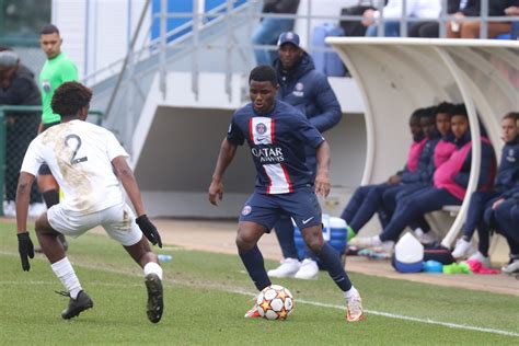 32J L1 Serif Nhaga dans le groupe du PSG face à Angers Les Titis du PSG
