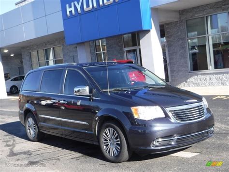 2013 Maximum Steel Metallic Chrysler Town Country Limited 143395437