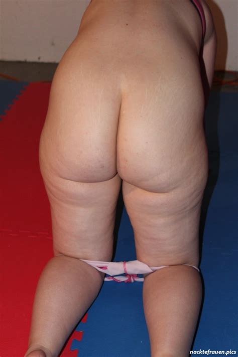 Sabine Beim Nackt Yoga Nackte Frauen Bilder