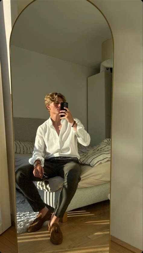 These Autumn Old Money Outfits For Men Effortlessly Blend Timeless