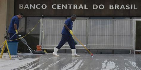 Brasil corta taxa de juros básica pela quinta vez consecutiva para