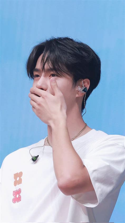 Wang Yibo𓃮Fan Account Rose on Twitter Yibo hide his mouth when he