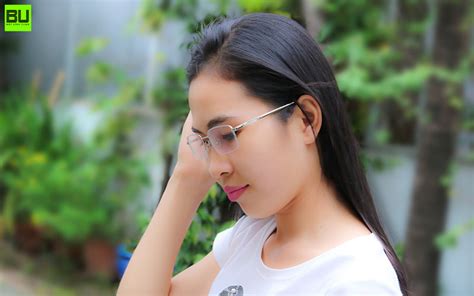 Mắt cận 1 độ có nên đeo kính thường xuyên hay không