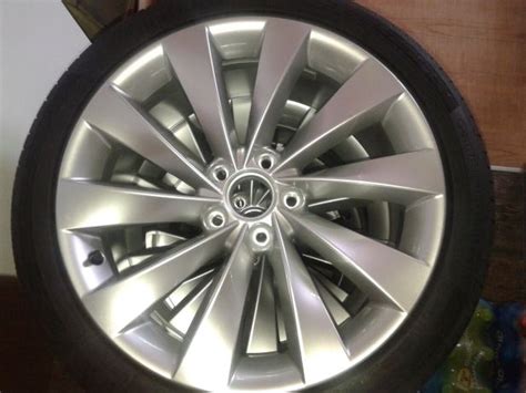 ALU Felge I Gume VW PASSAT CC Novo 18 Cola