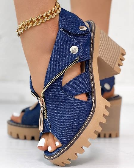 CHAUSSURES en 2024 Talons épais Escarpins Talon haut