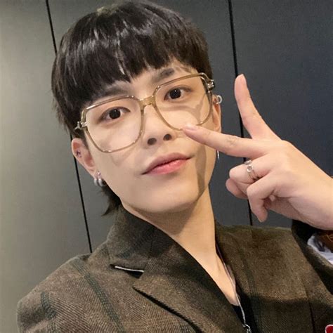 Pin By Lethy On Joongie In Kim Hongjoong Wearing Glasses Kim