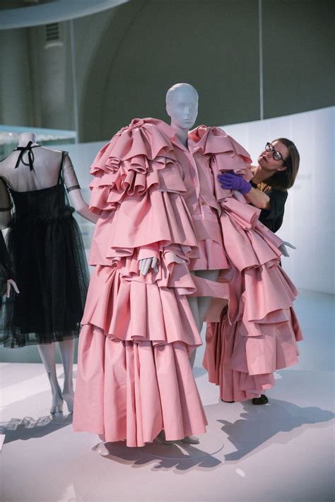 Balenciaga Shaping Fashion The Londoner Fashion Balenciaga Women