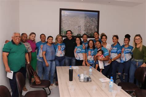 O Prefeito Gustavo Soares recebeu membros da associação para tratar
