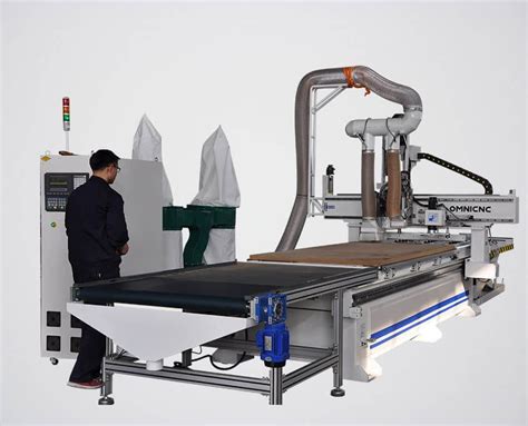 CNC Konturfräsmaschine 1325 Cabintry OMNI CNC Technology Co Ltd