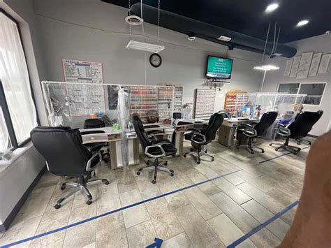 Tuyển Thợ Nail In IL MUA BAN TIEM NAILS USA
