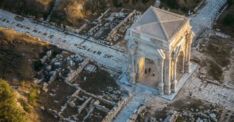 13 Remarkable Photos That Define The Thrill And Wonder Of Archaeology