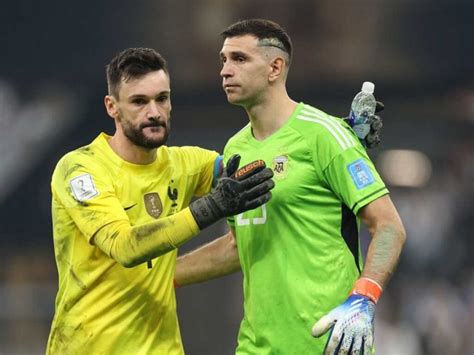 Emiliano Martinez vend aux enchères ses gants de finale de la Coupe du