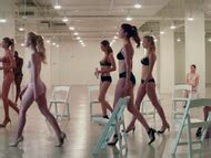 Elle Fanning Nua em The Neon Demon O Demónio de Néon