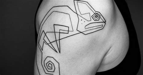 Tatuajes de una línea la nueva tendencia en intervención corporal que